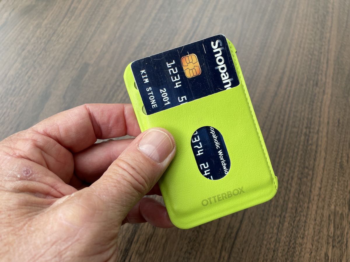 You'll Love the Magnetic Attraction of the Otterbox MagSafe Wallet ...